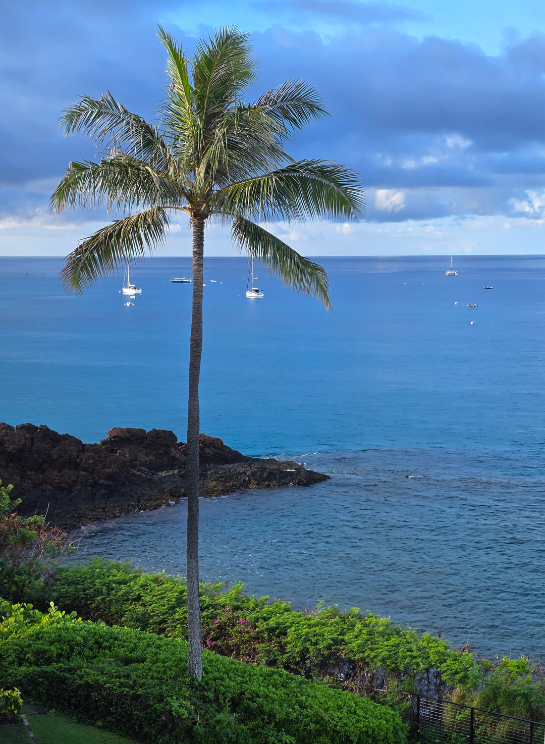 Photo of the Day: Black Rock Ka‘anapali | News, Sports, Jobs - Maui News